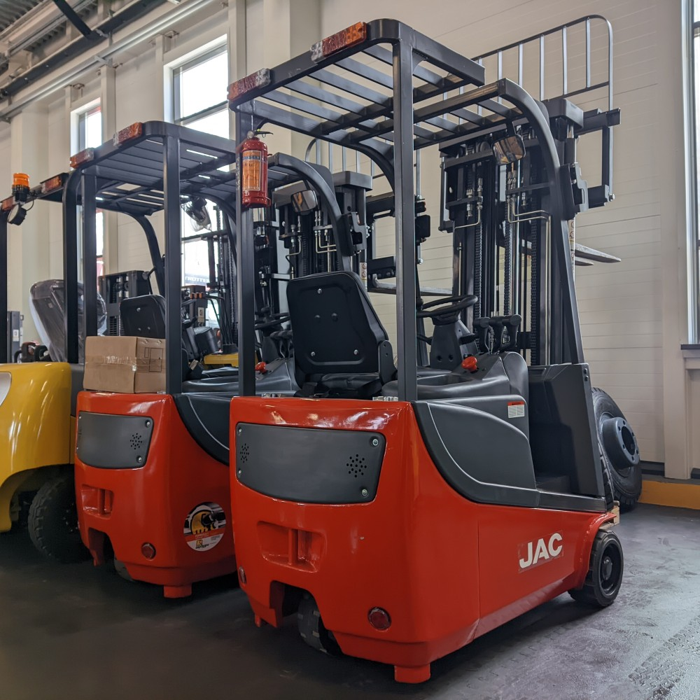 Купить трехопорный вилочный погрузчик JAC CPD