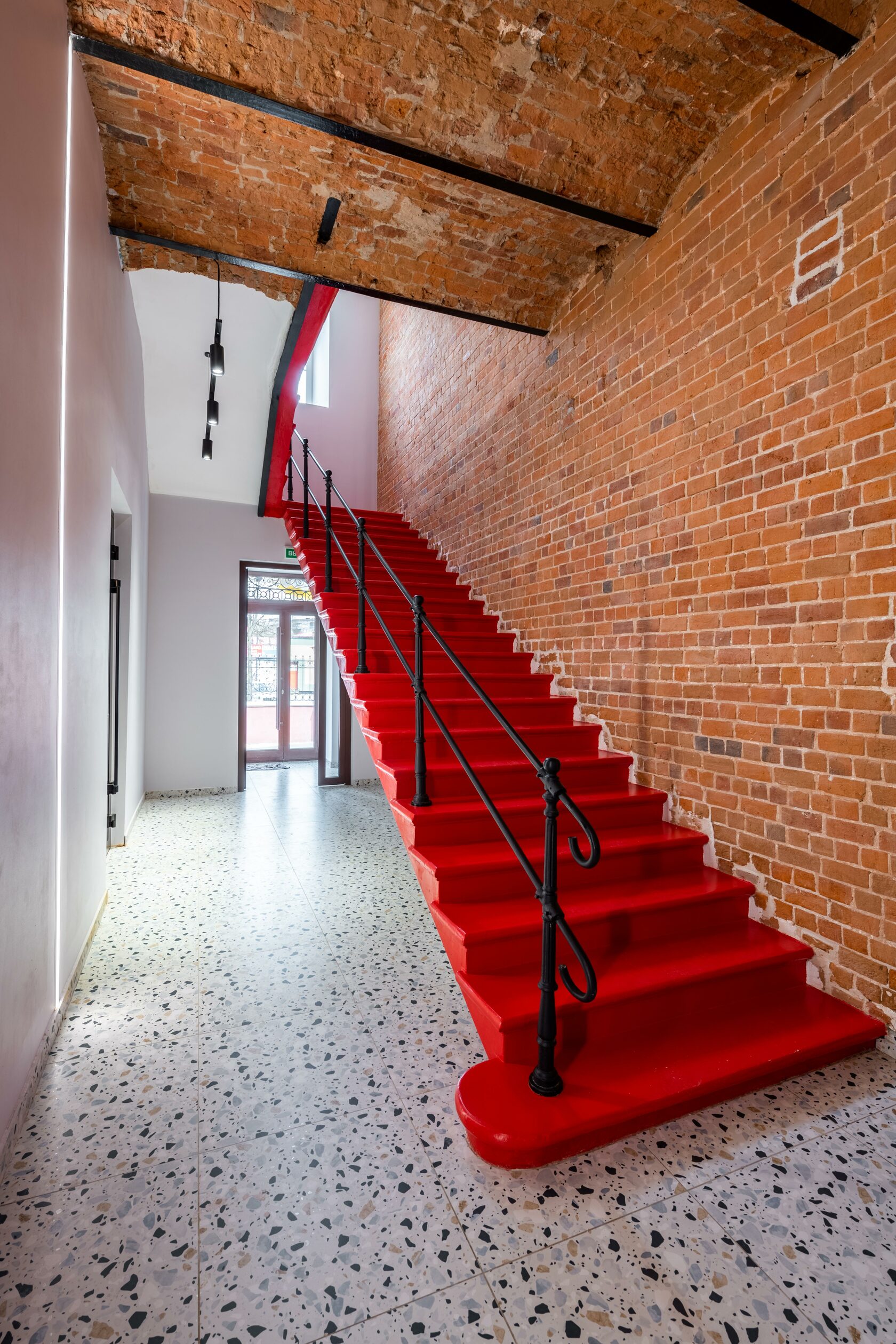 Сойка на Ермака, 3. Доставка в Иваново роллы, поке, вок, том ям.