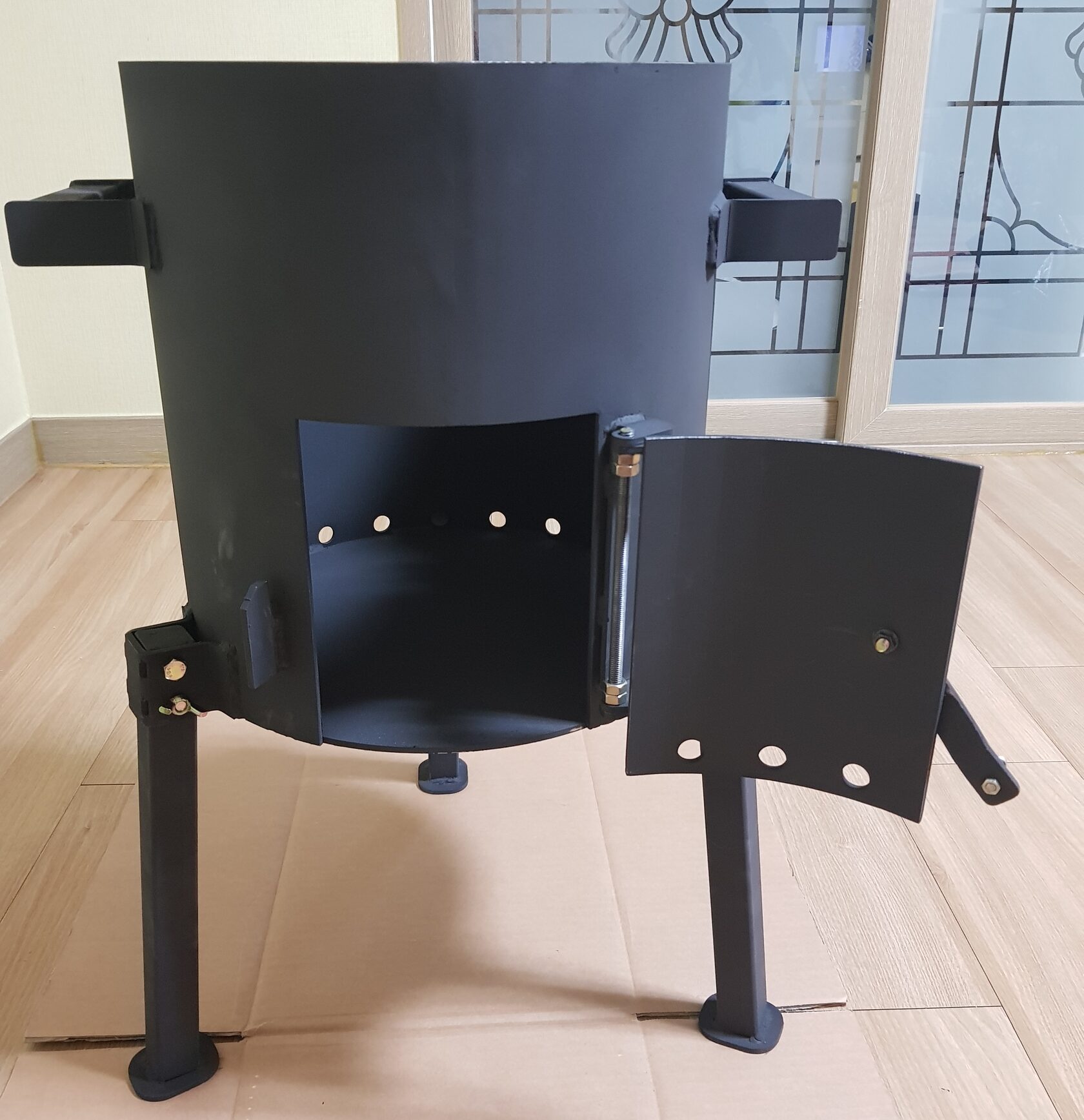 BBQ Line의 한국산 바비큐 그릴, 숯불구이 및 훈제기