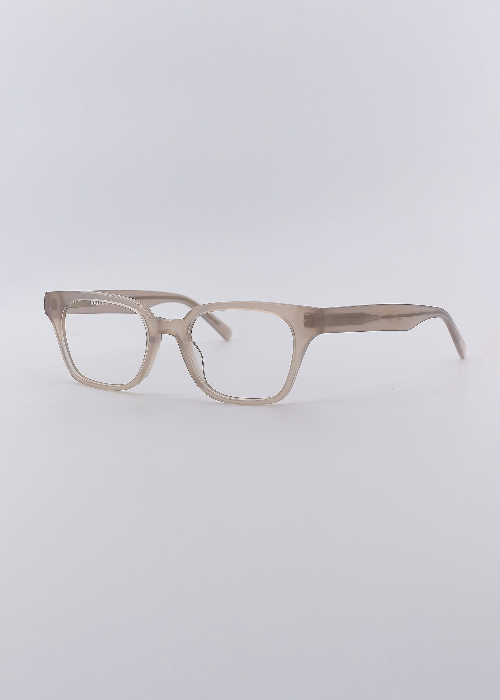 RADIUS. Оптика, которая оформляет эмоции.