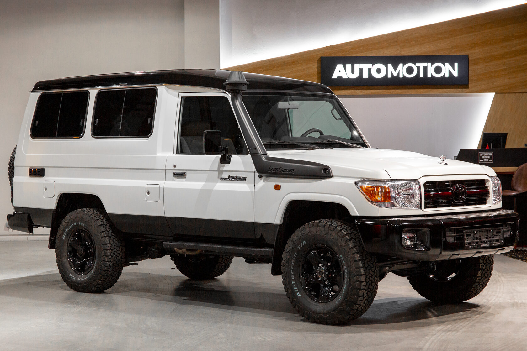 Toyota Land Cruiser 78