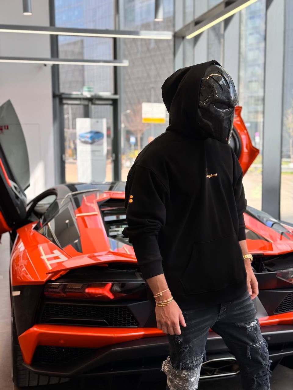 Худи — Богатый Боря: Пусть New Money начнется именно с тебя.