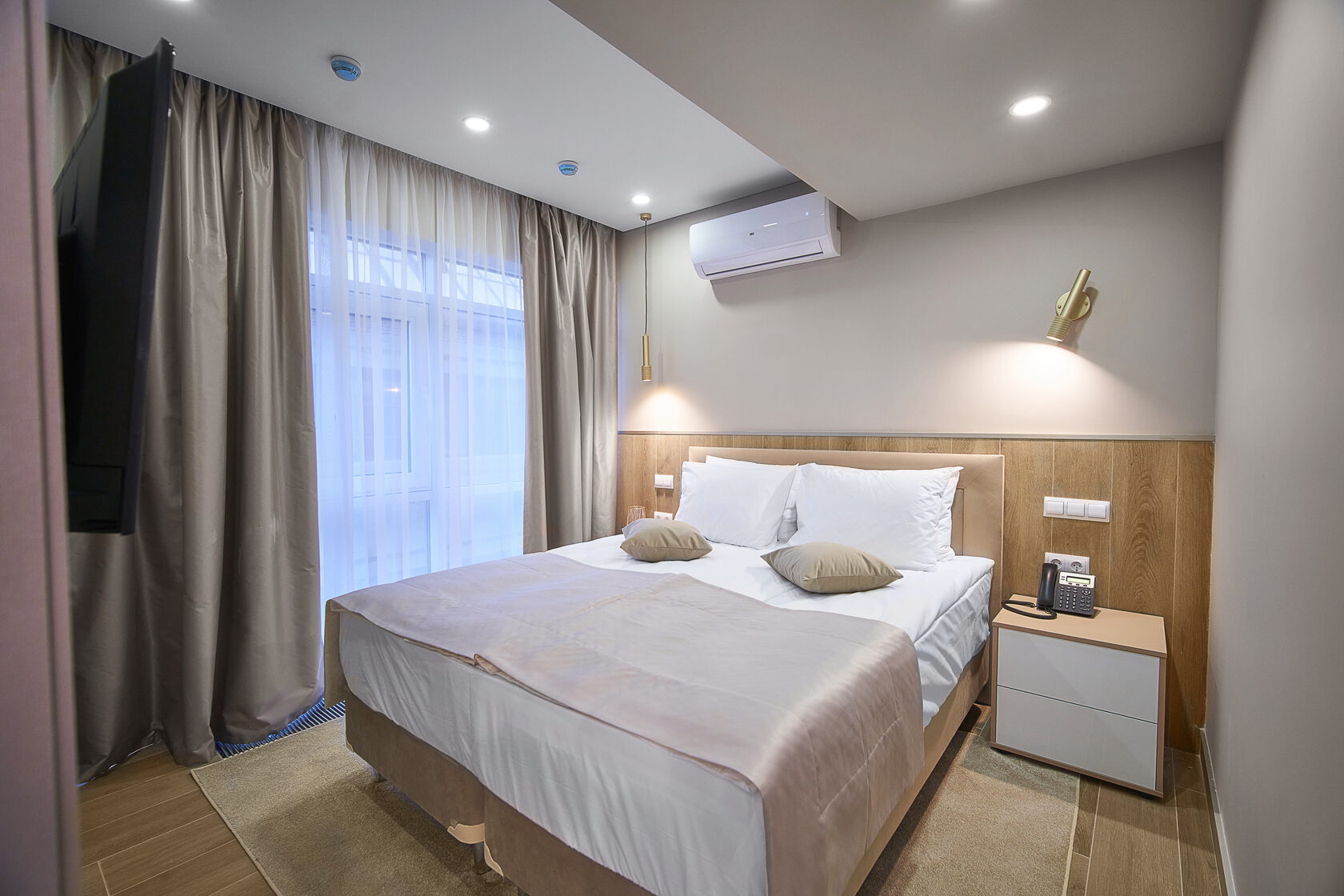 ЛЮКС|Официальный сайт LIGHT MIRROR, сети отелей Mirror Hotels