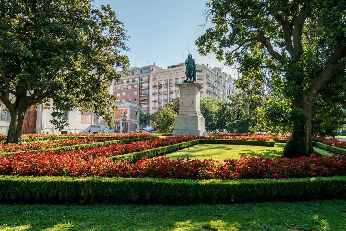 Madrid In April [2024]: weather, things to do, travel tips