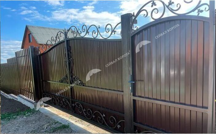 Кованые ворота с калиткой купить по низкой цене | Сейвал-ворота