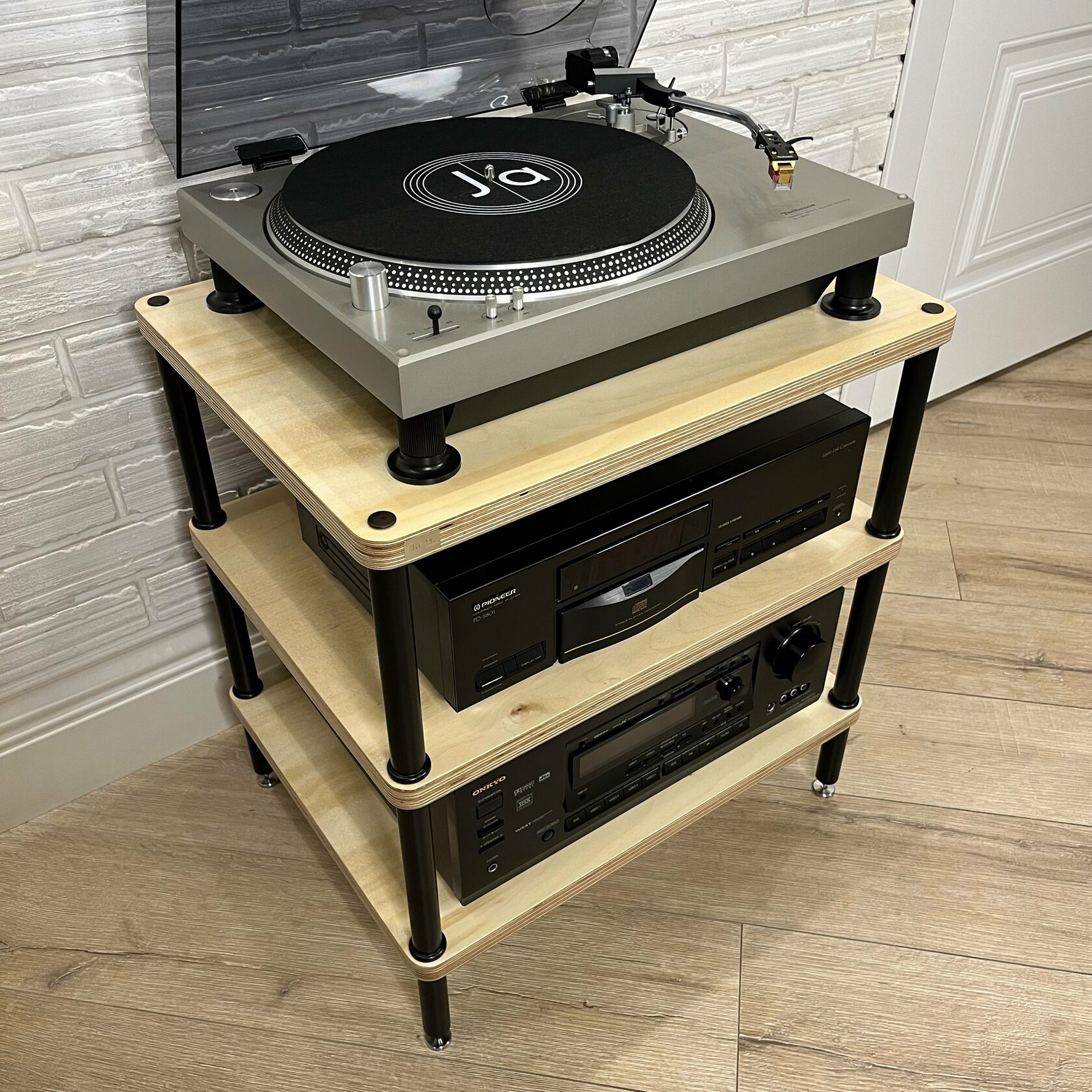 Joy audio — cтойки и подиумы для аудиоаппаратуры, виниловых пластинок