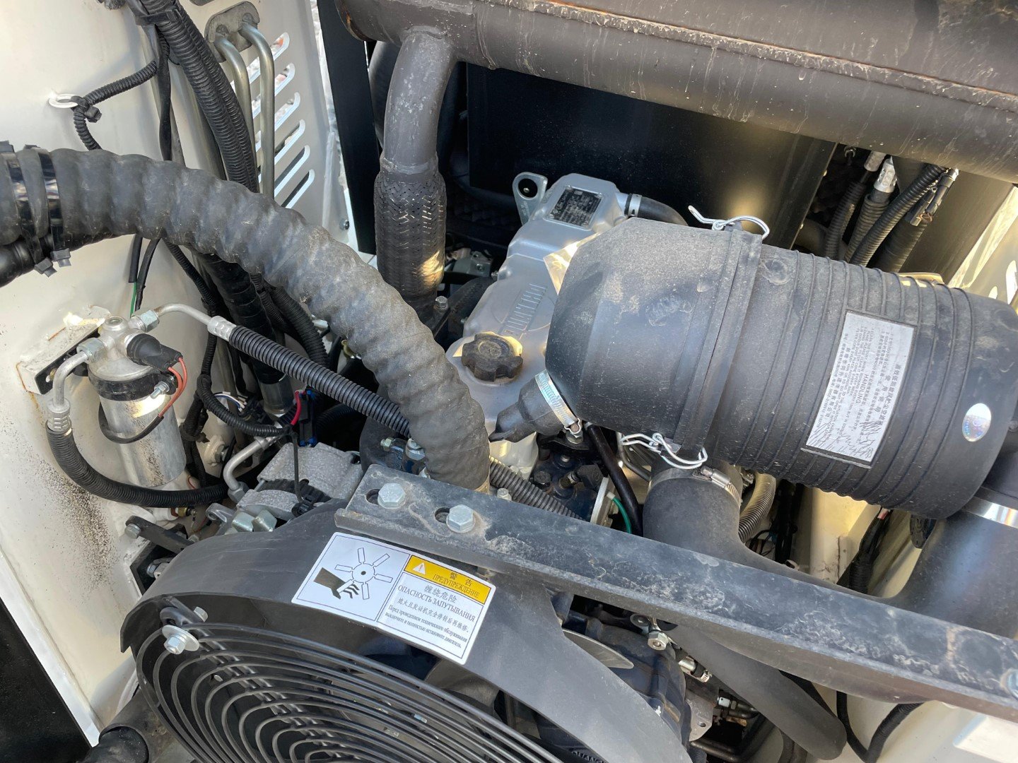 Продажа мультифункциональных погрузчиков с бортовым поворотом WECAN