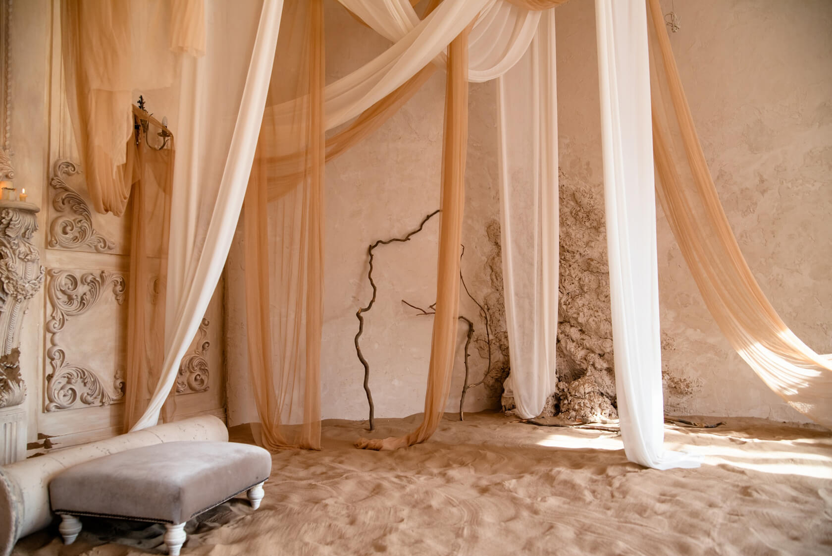 Зал "Пески" - Фотосессия в студии с макияжем и предоставлением одежды.