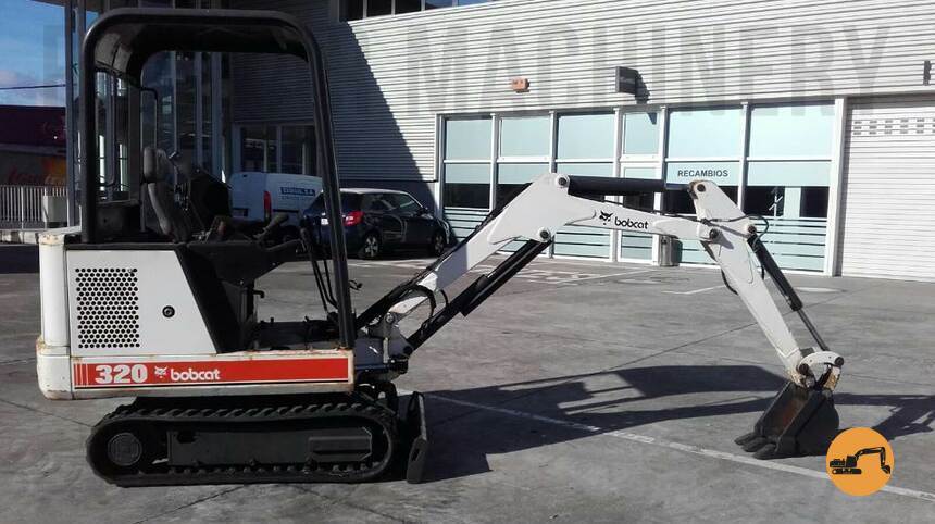 Аренда мини экскаватора Bobcat 320 в Москве и Московской области