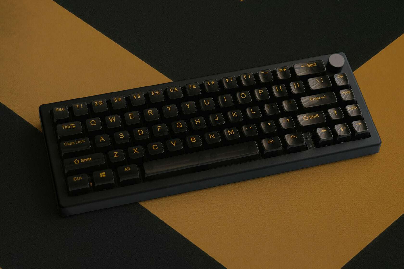 Transparency Black GMK 67