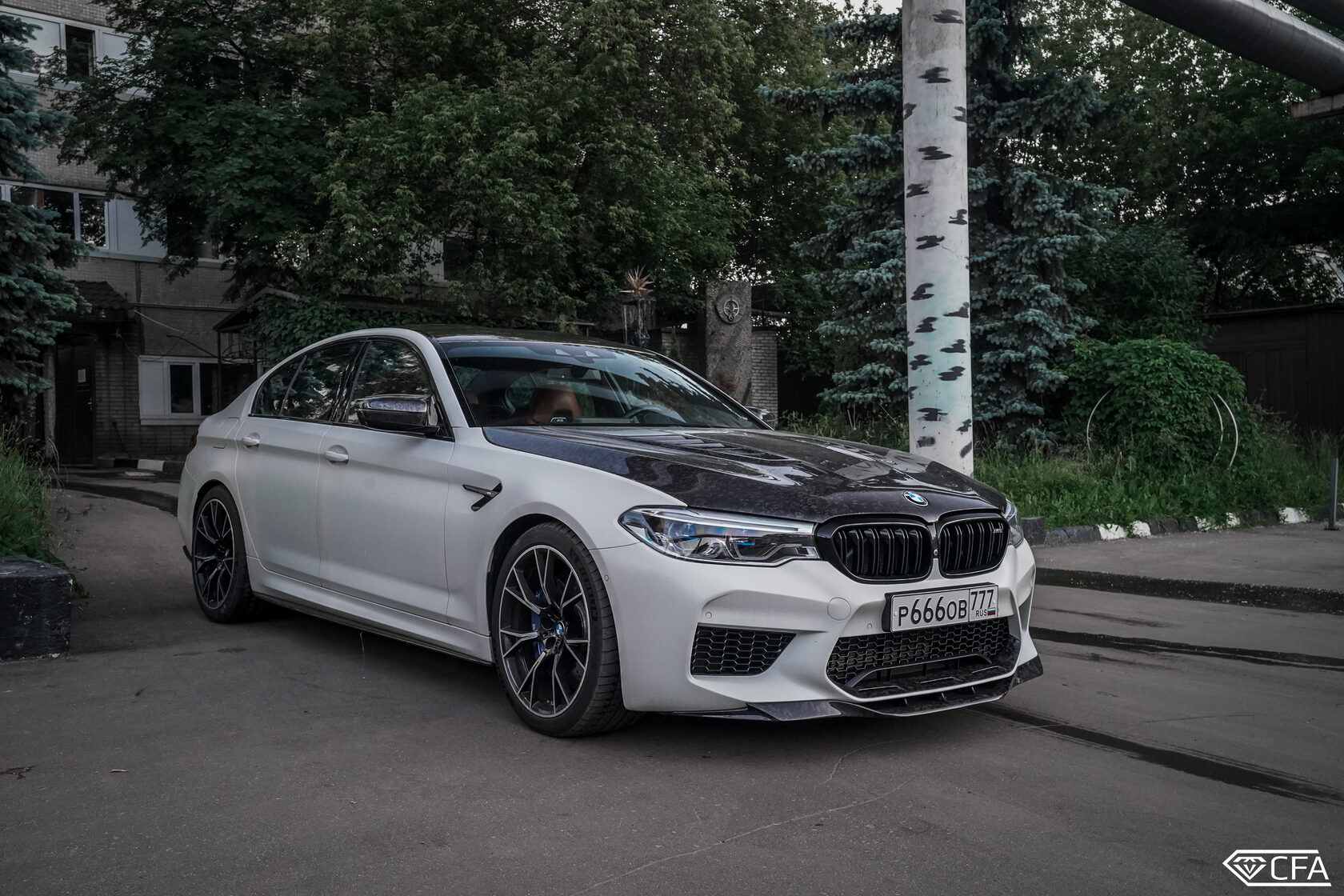 BMW M5 matte White
