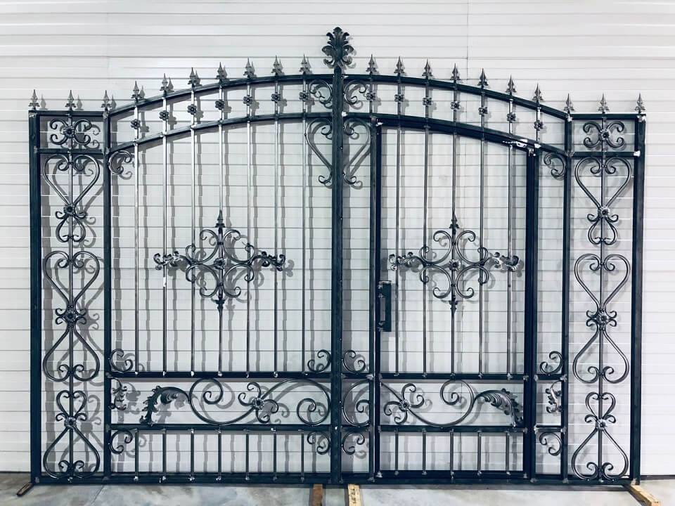 Кованые ворота с встроенной калиткой купить по низкой цене | Сейвал-ворота