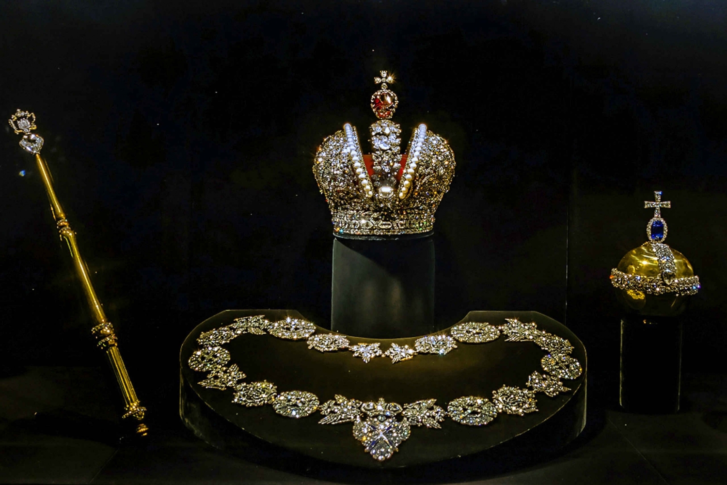 Kremlin, Armoury and Diamond Fund Tour | Walks With Folks