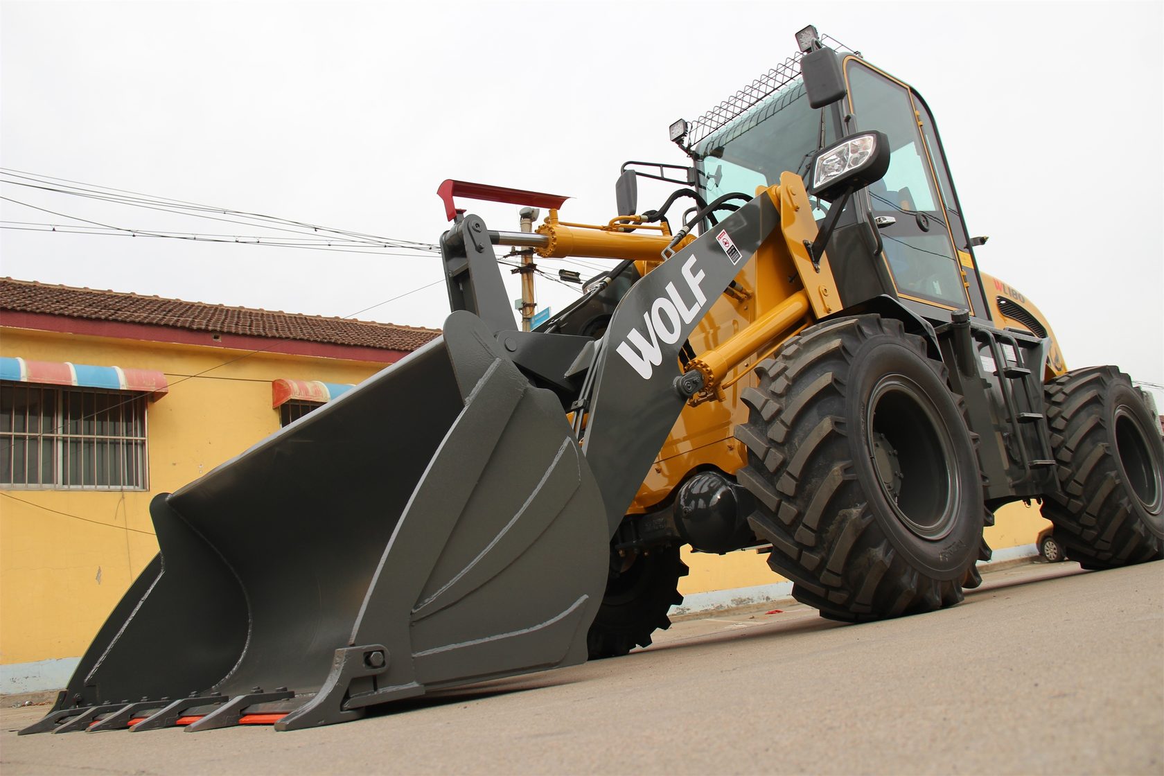 Wolf — фронтальные погрузчики
