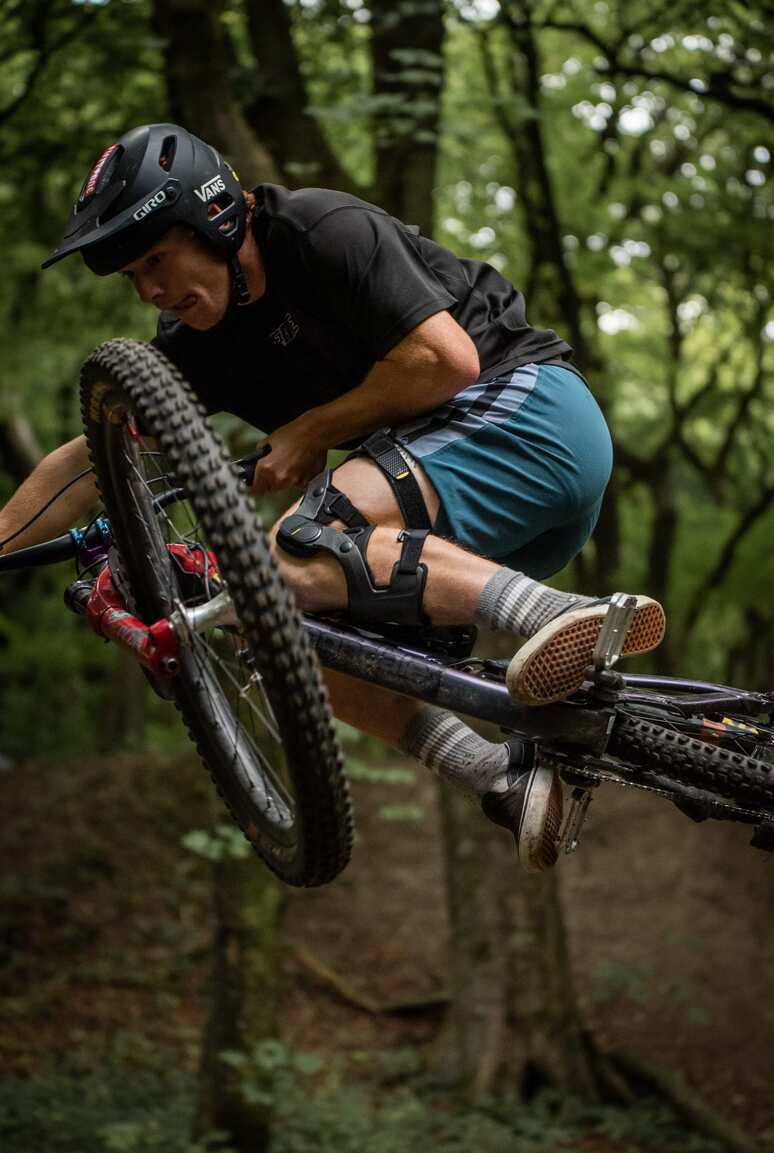 Брейс на коленный сустав CTi3: купить по цене от 72 500 ₽, доставка по РФ