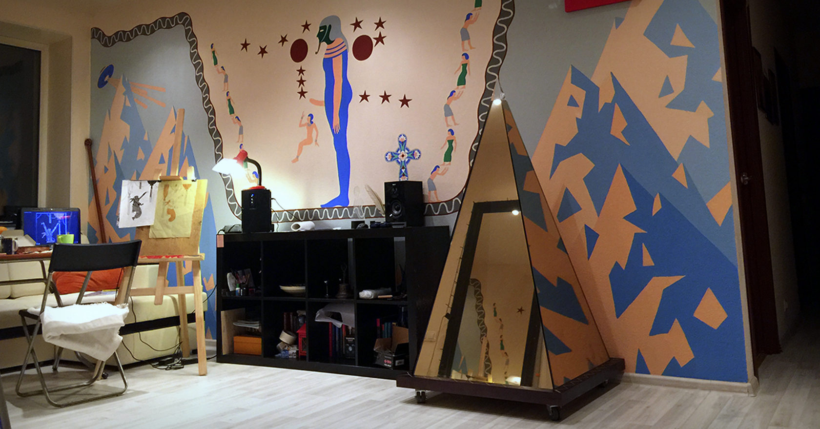 MAAT Mini-pyramid for home and office