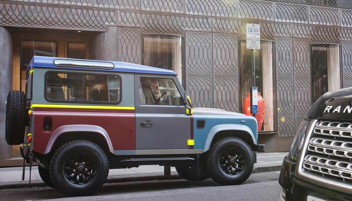 Land Rover Defender x Paul Smith – Киоск Aclassica