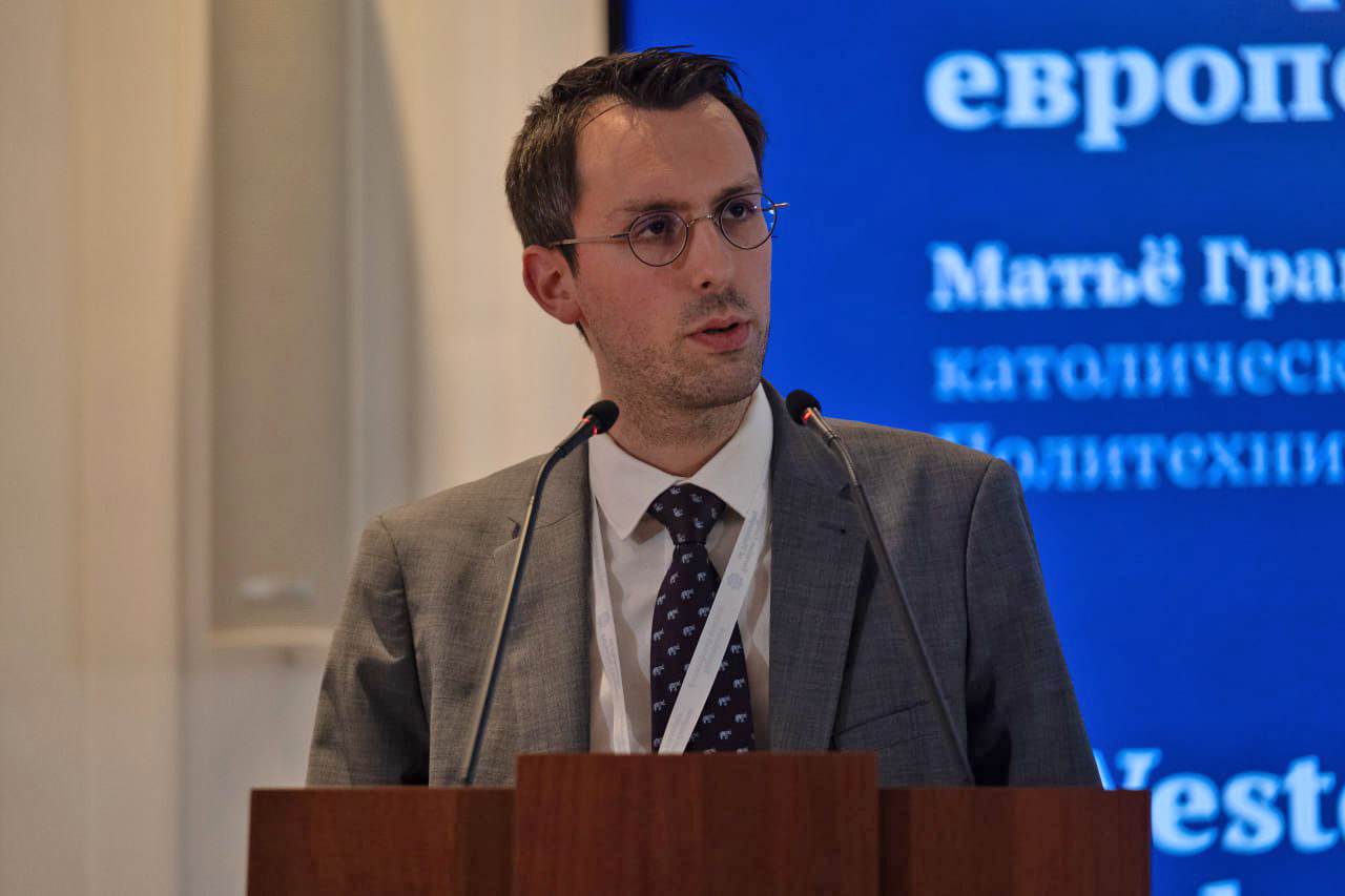 Matthieu Grandpierron: Western political science research methodology ...