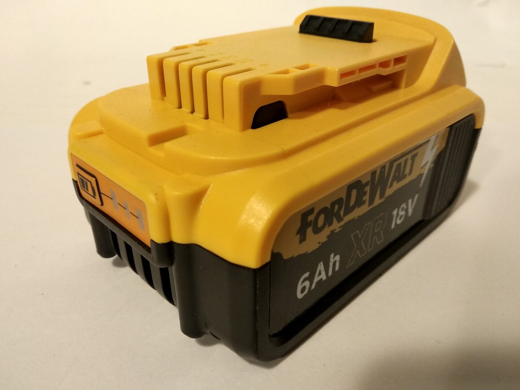 Аккумулятор Dewalt 6Ah 18V