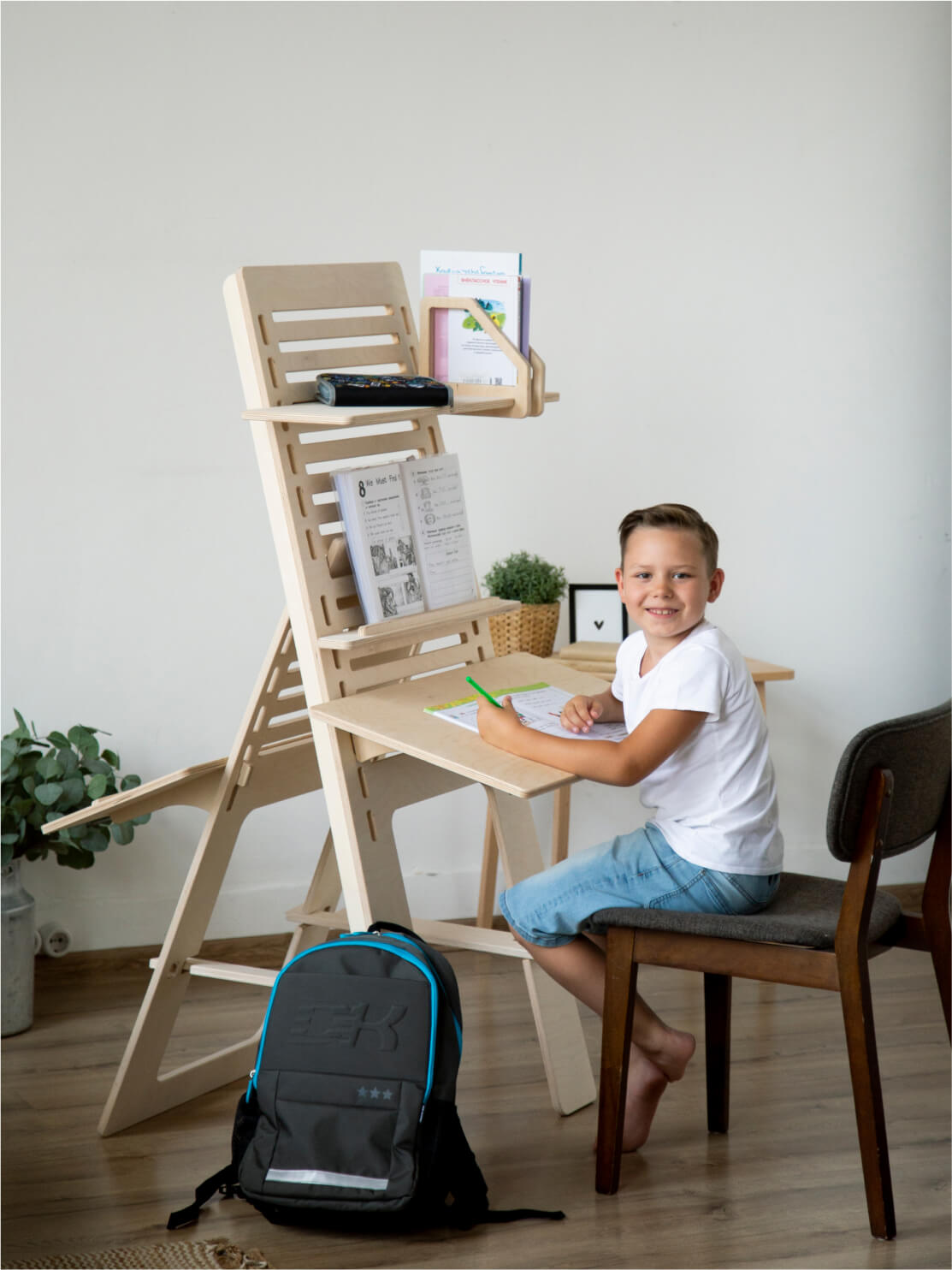 Стол парта для школьников Stayhome desk с регулируемой высотой столешниц