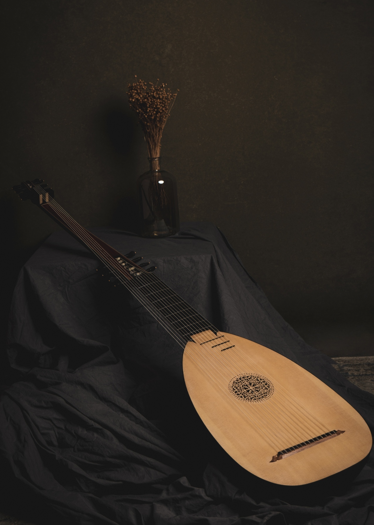 Tiorba arpeggiata en