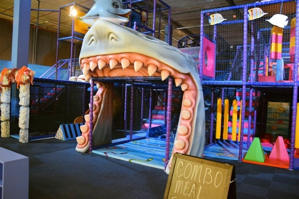 Play-In Utrecht | Grootste indoor entertainment park van Nederland voor ...