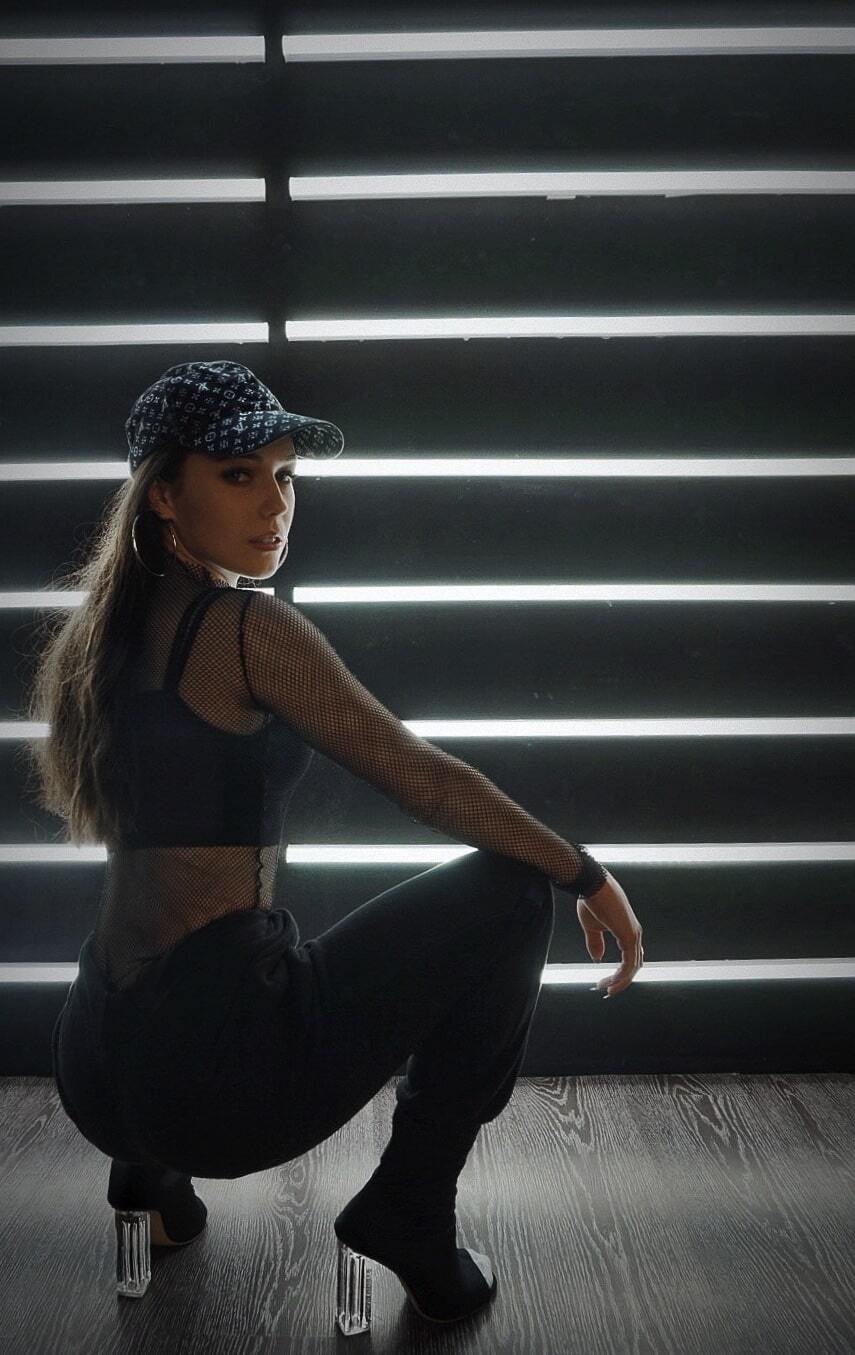 Обучение High Heels для взрослых в Санкт-Петербурге в студии танцев Vamp Dance Studio