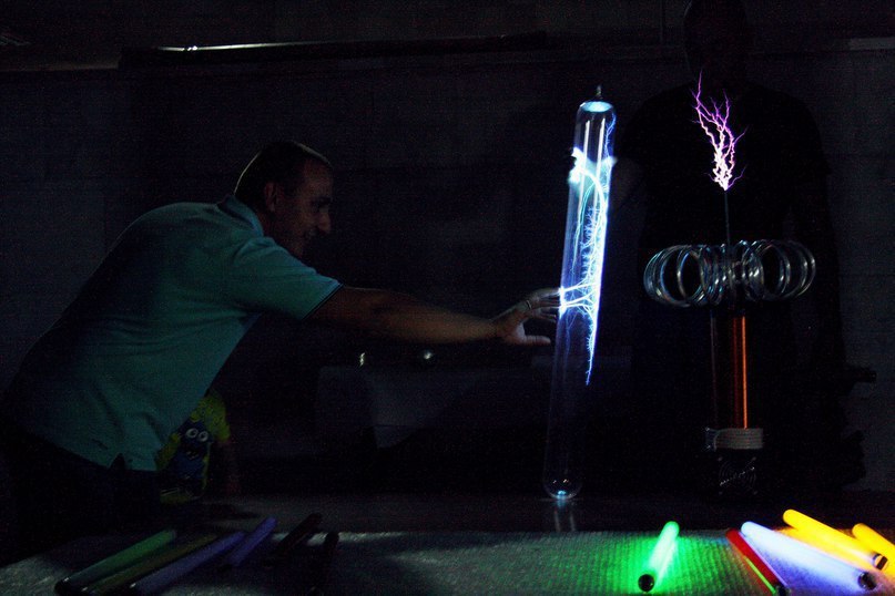 Tesla Coils, Plasma Exhibits, High Voltage Devices, Special Effects And ...