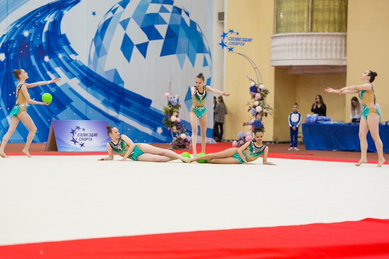 Strekosa Design: Custom Gymnastics Art & Event Branding