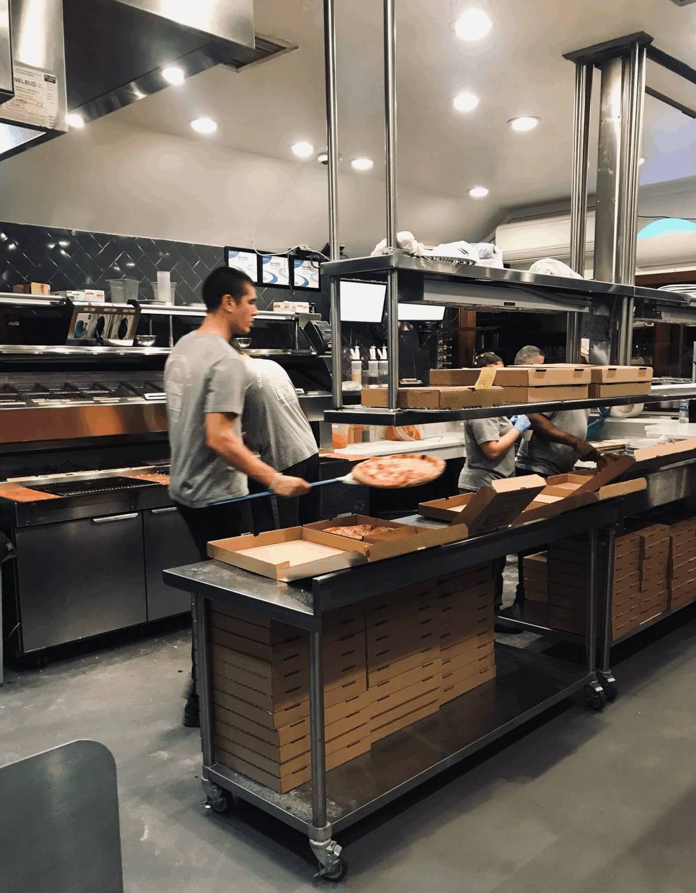 xPizza Cube – a powerful pizza making robot | xRobotics