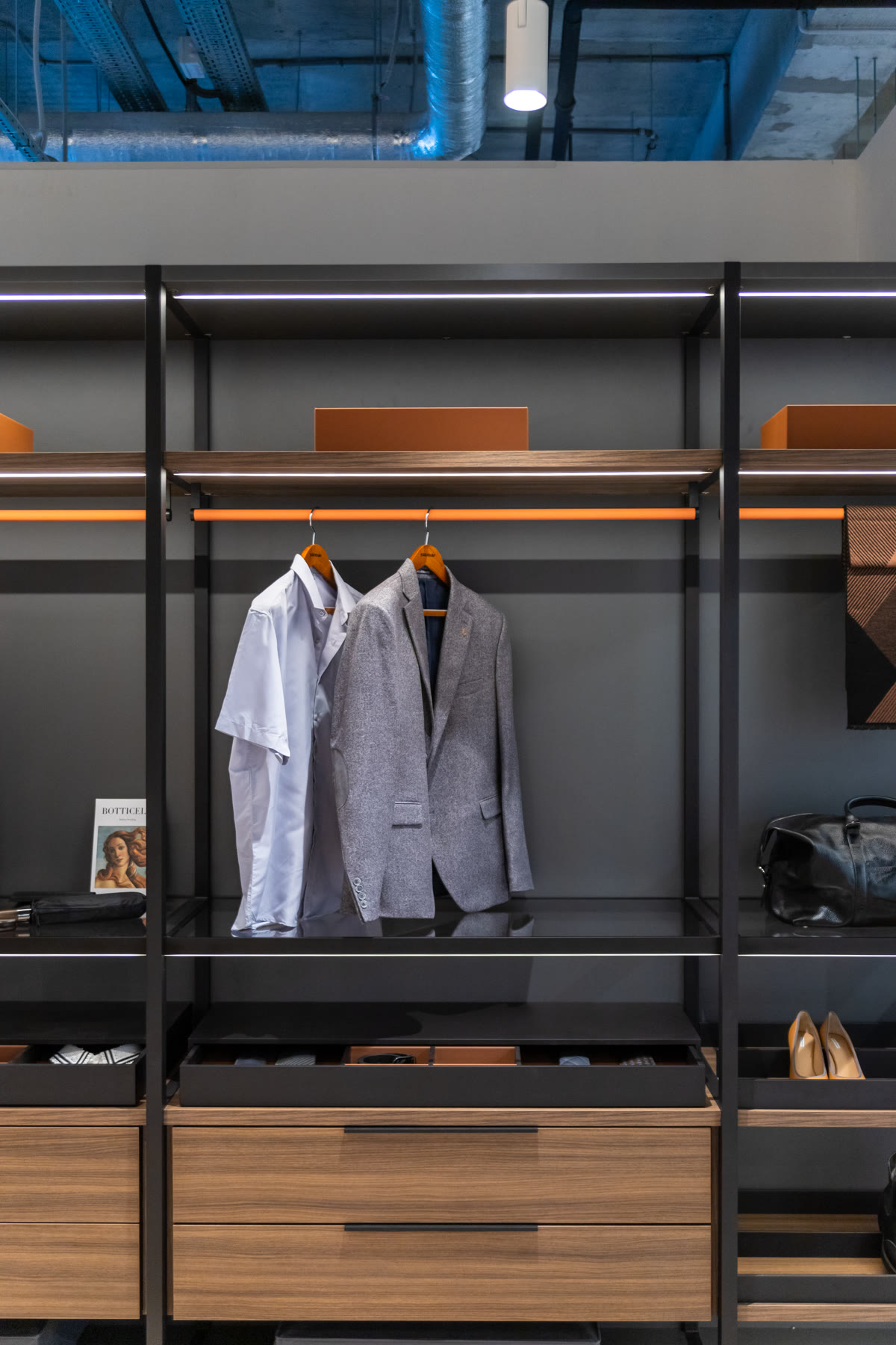 Открытая гардеробная Monoform