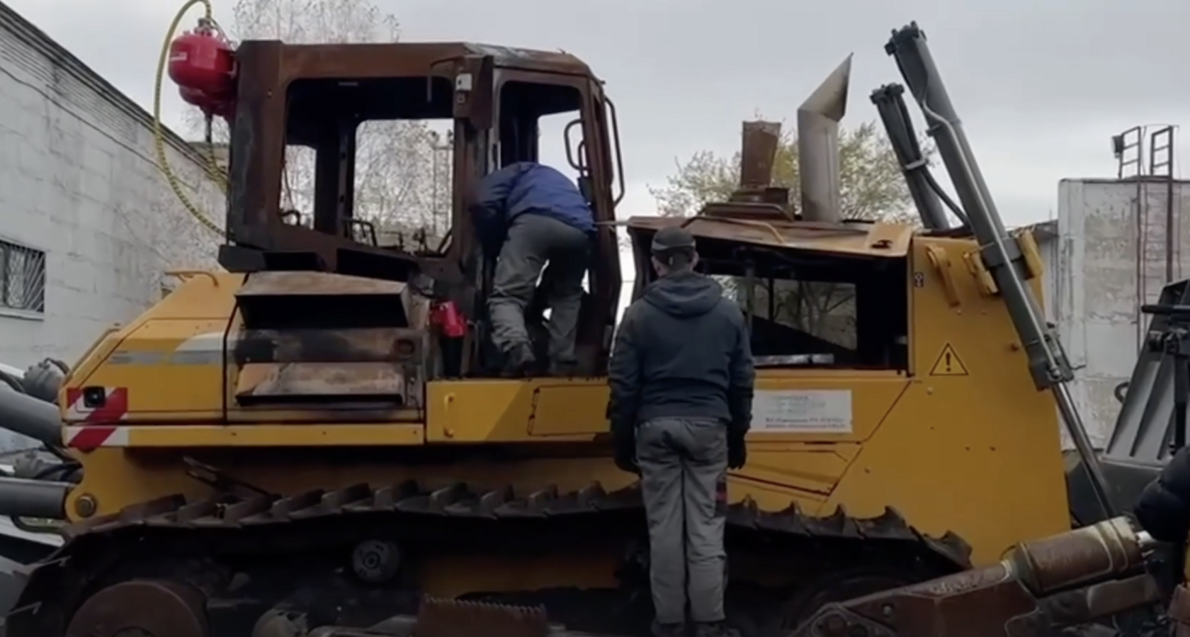 Испытания системы автоматического пожаротушения ЭПОТОС на бульдозере ...