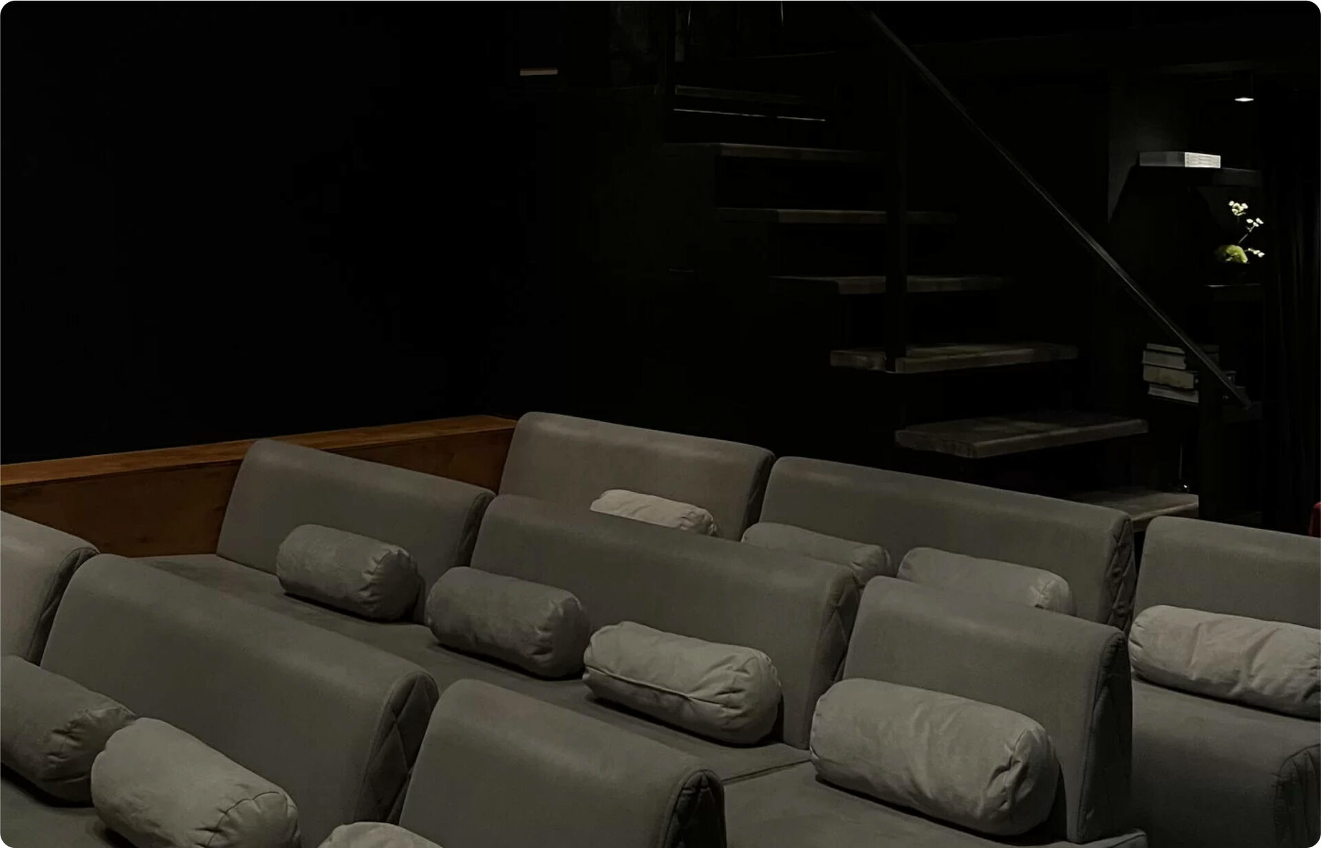 Кинотеатр авторского кино Out Cinema в СПб