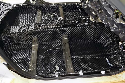 Шумоизоляция пола автомобиля в Красноярске | Спарта Детейлинг