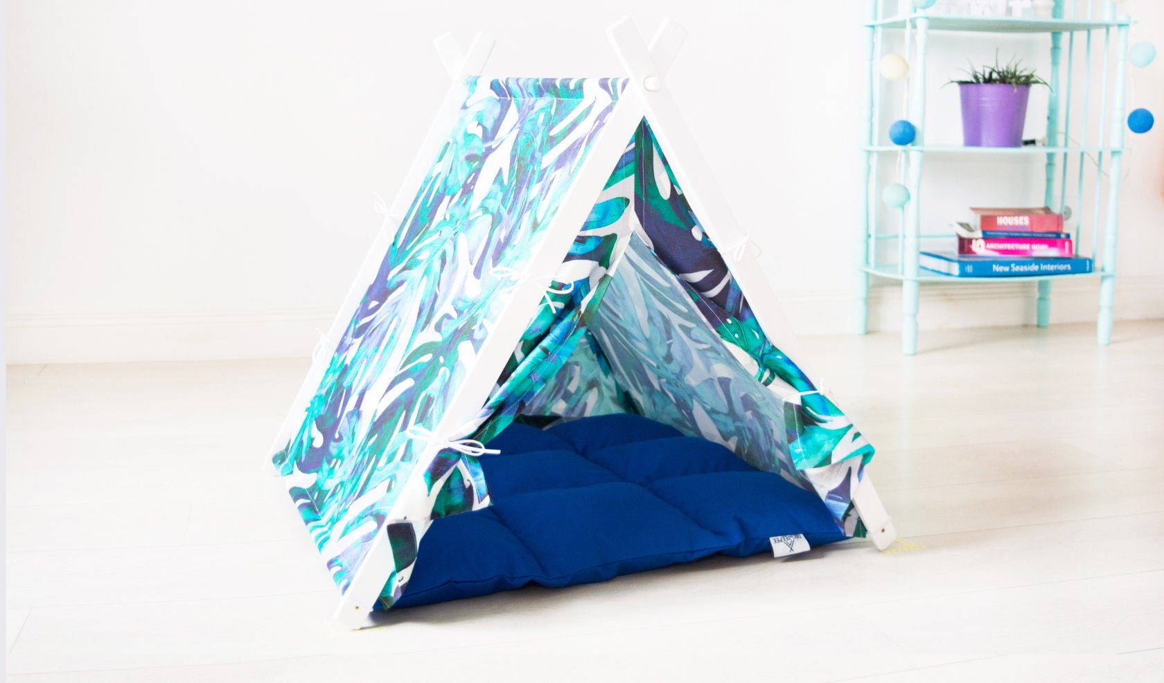 Jungle teepee + White frame | Dog And Teepee