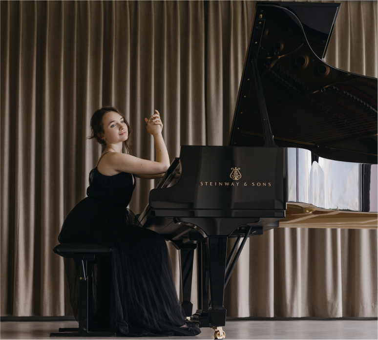 Daria Vasileva | Classical Pianist