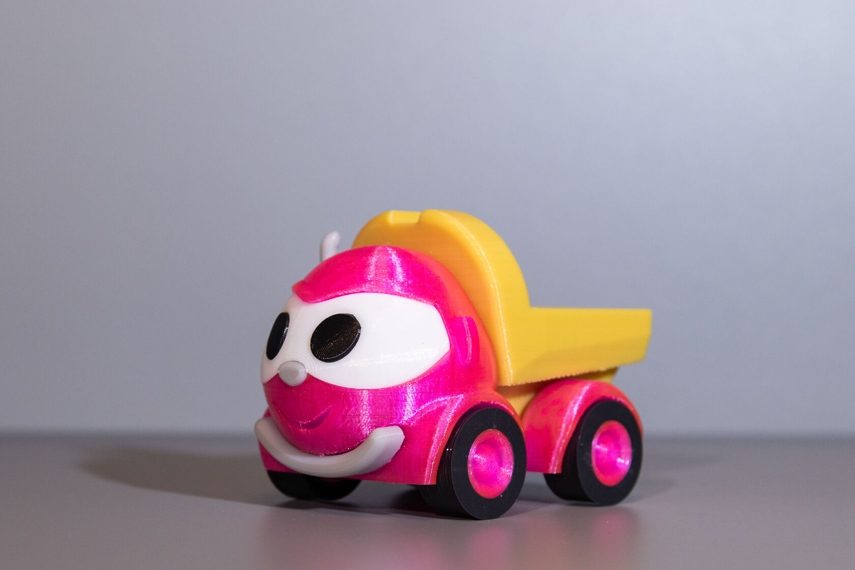 Грузовичок Лева | купить игрушки