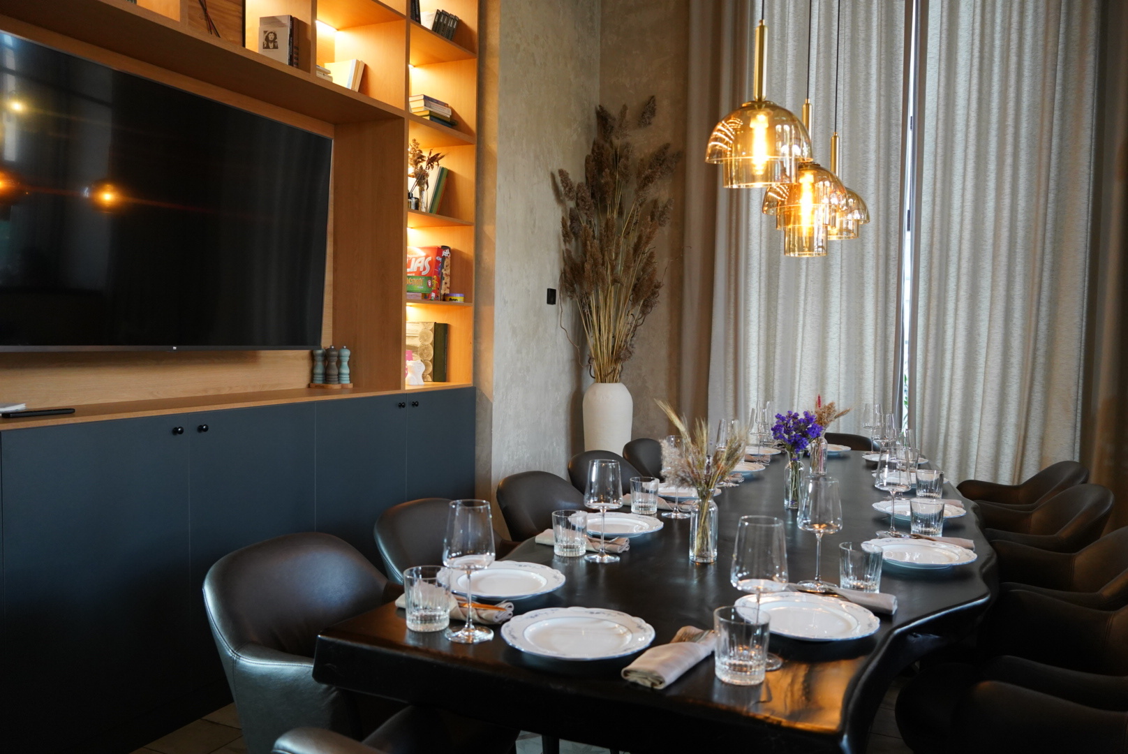 Settlers: Restaurant & Bar