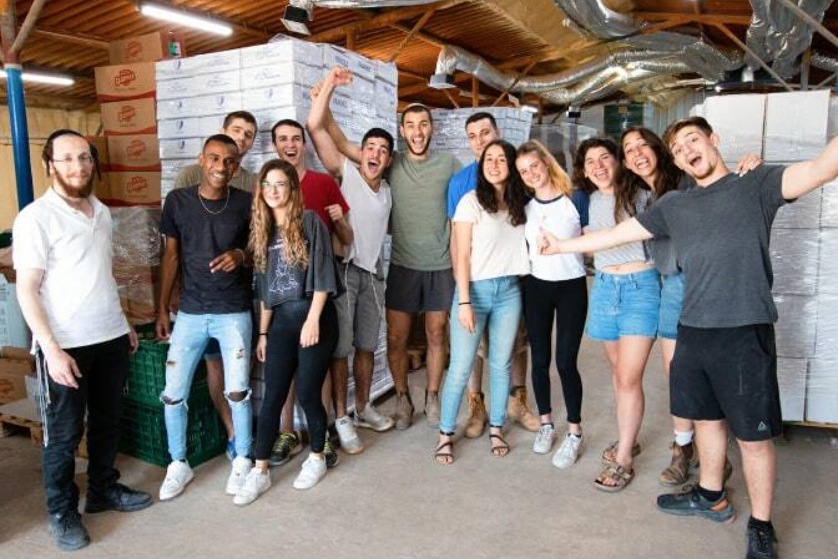 Support Israel With Lev Haolam Boxes