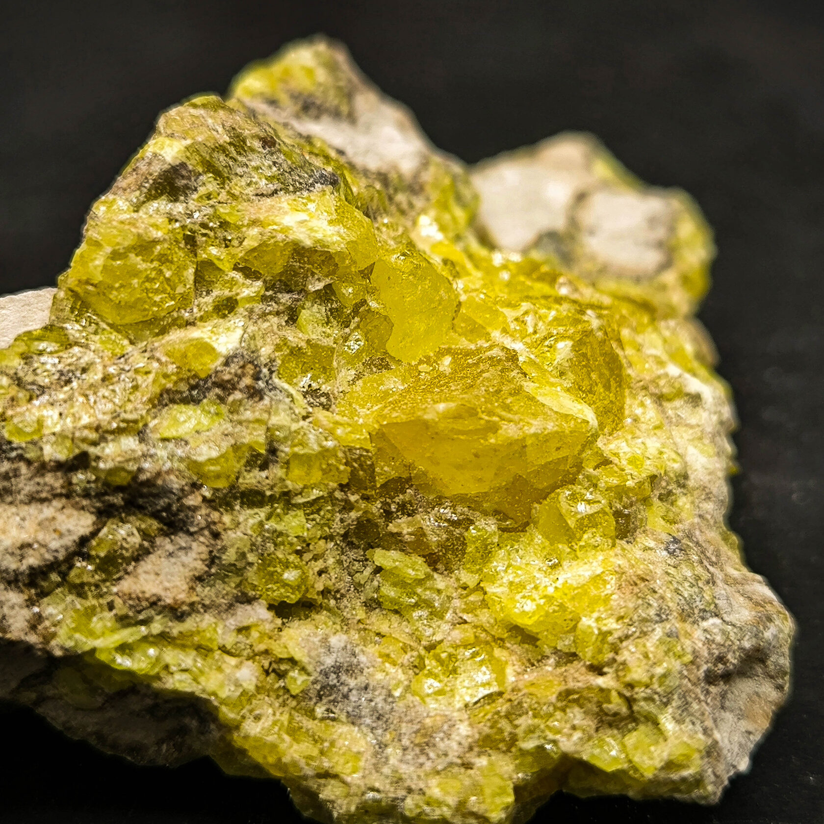 Mineral Luster — Types, Examples and Guide to Crystal Shine | NotOnlyRocks