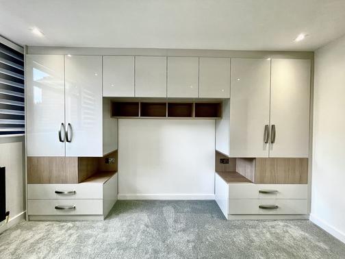 SELECT FURNITURE — Bridge wardrobes