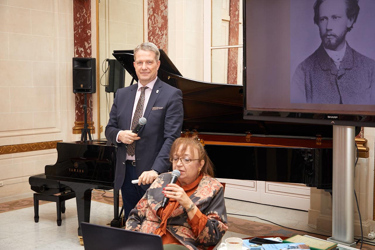 The von Meck Foundation in ENG_DEU_JPN_ESP_CHN_FRA 丹尼斯·冯·梅克 柴可夫斯基 ...