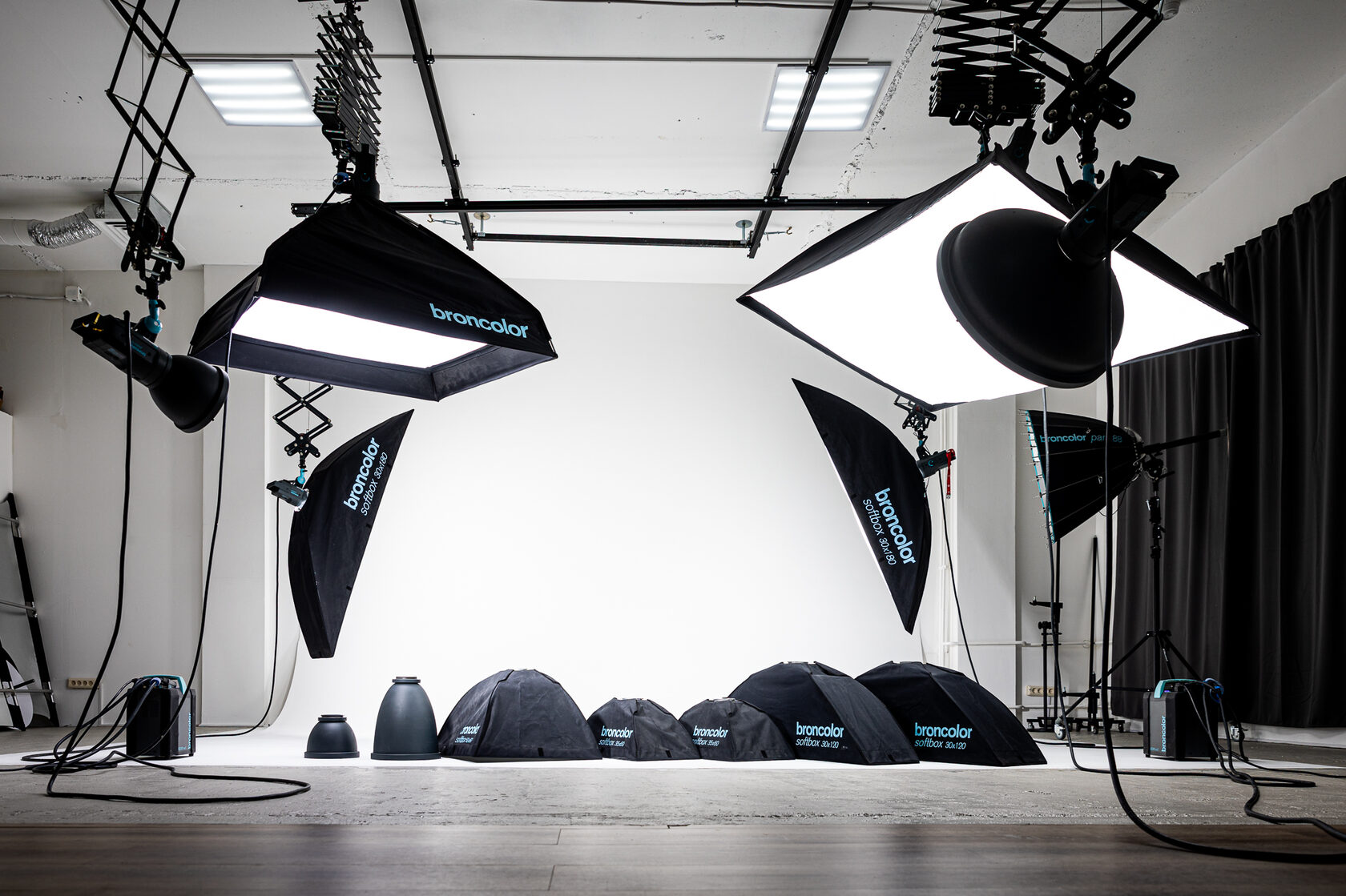 Diamond Studios Залы