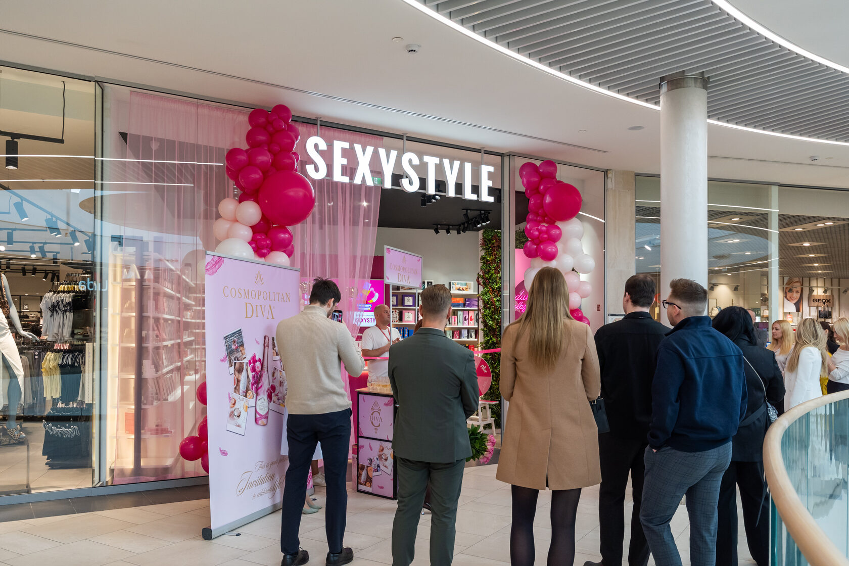 Latvijā vadošais intīmpreču tirgotājs SEXYSTYLE ver durvis jaunam veikalam