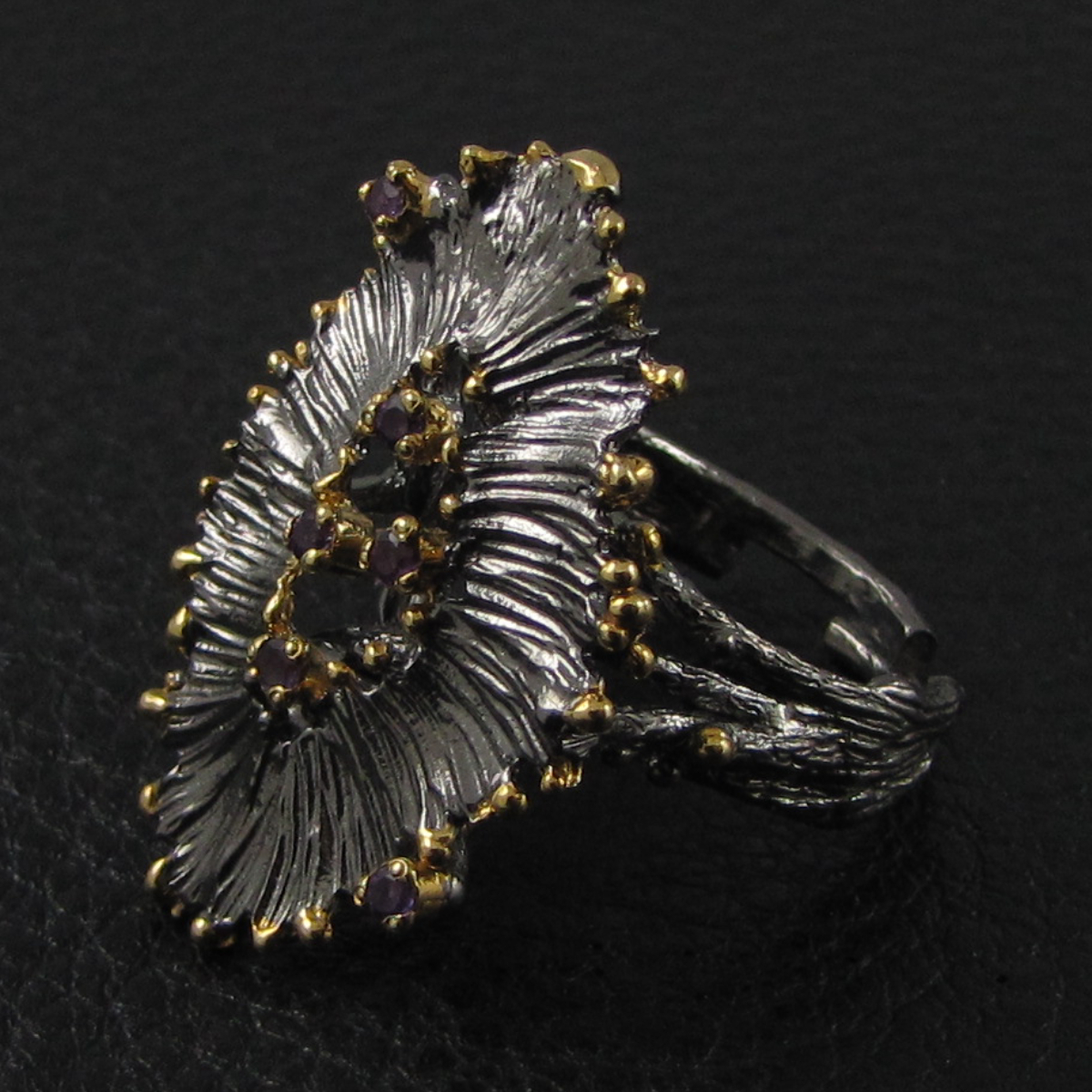 Кольцо с аметистами