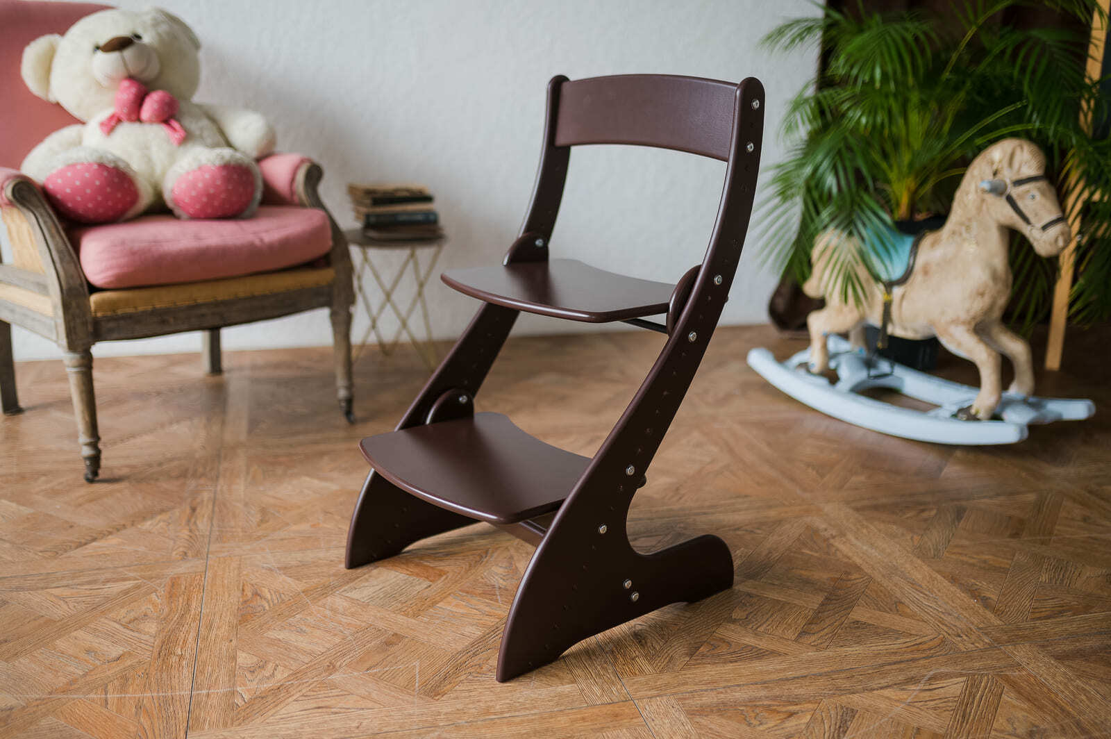 Growing chair for children from 6 months to 16 years
