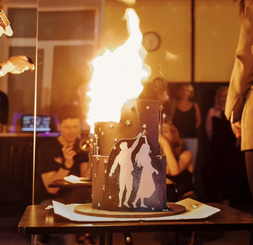 Flash paper (pyropaper) - a new cake trend?!