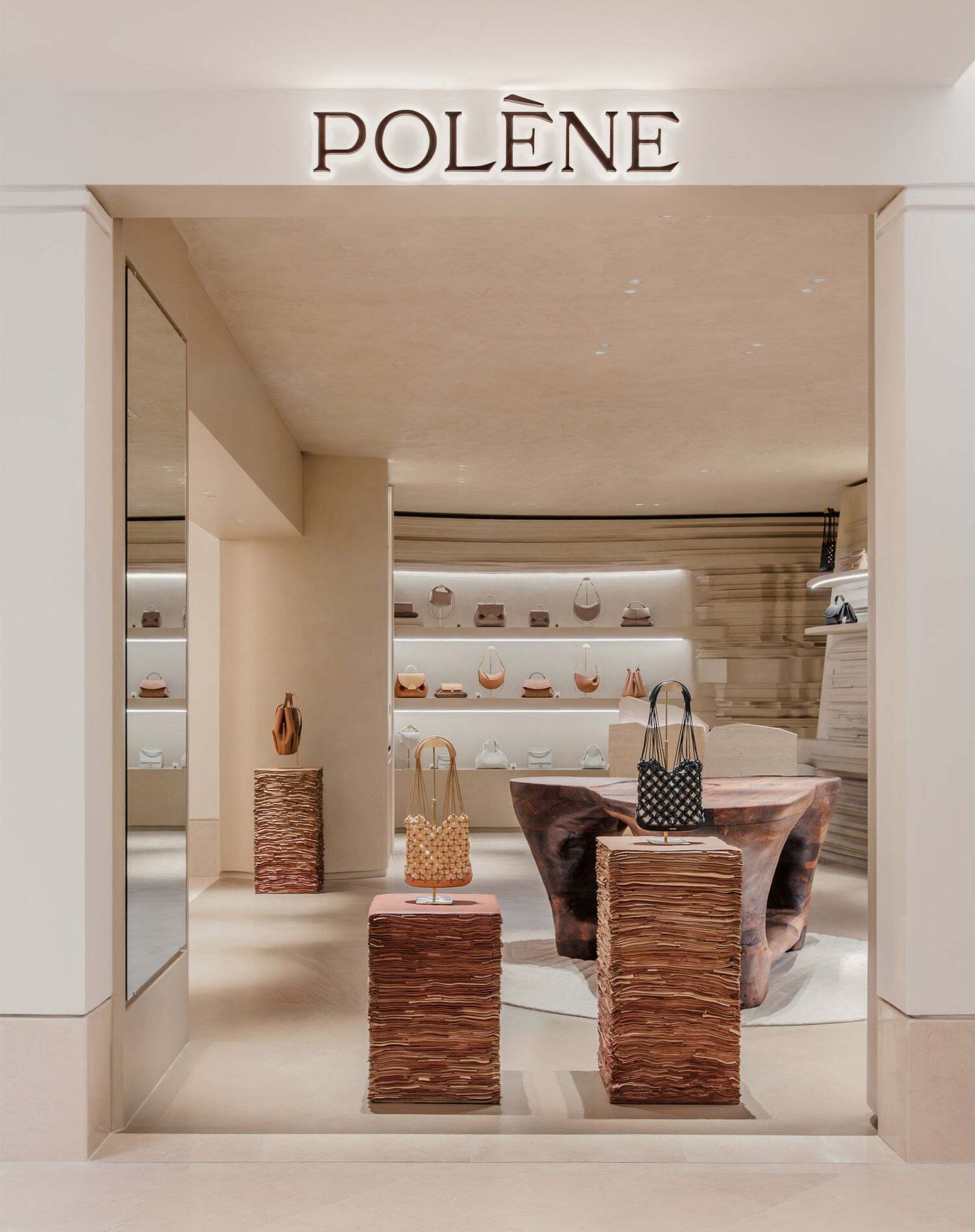 Сумки Polene Paris. Официальный интернет-магазин в России