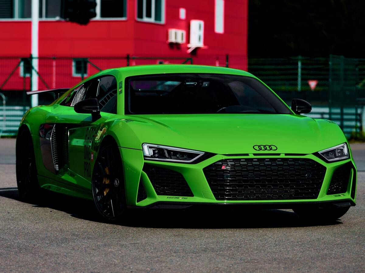 НОВИНКА: AUDI R8 PLUS