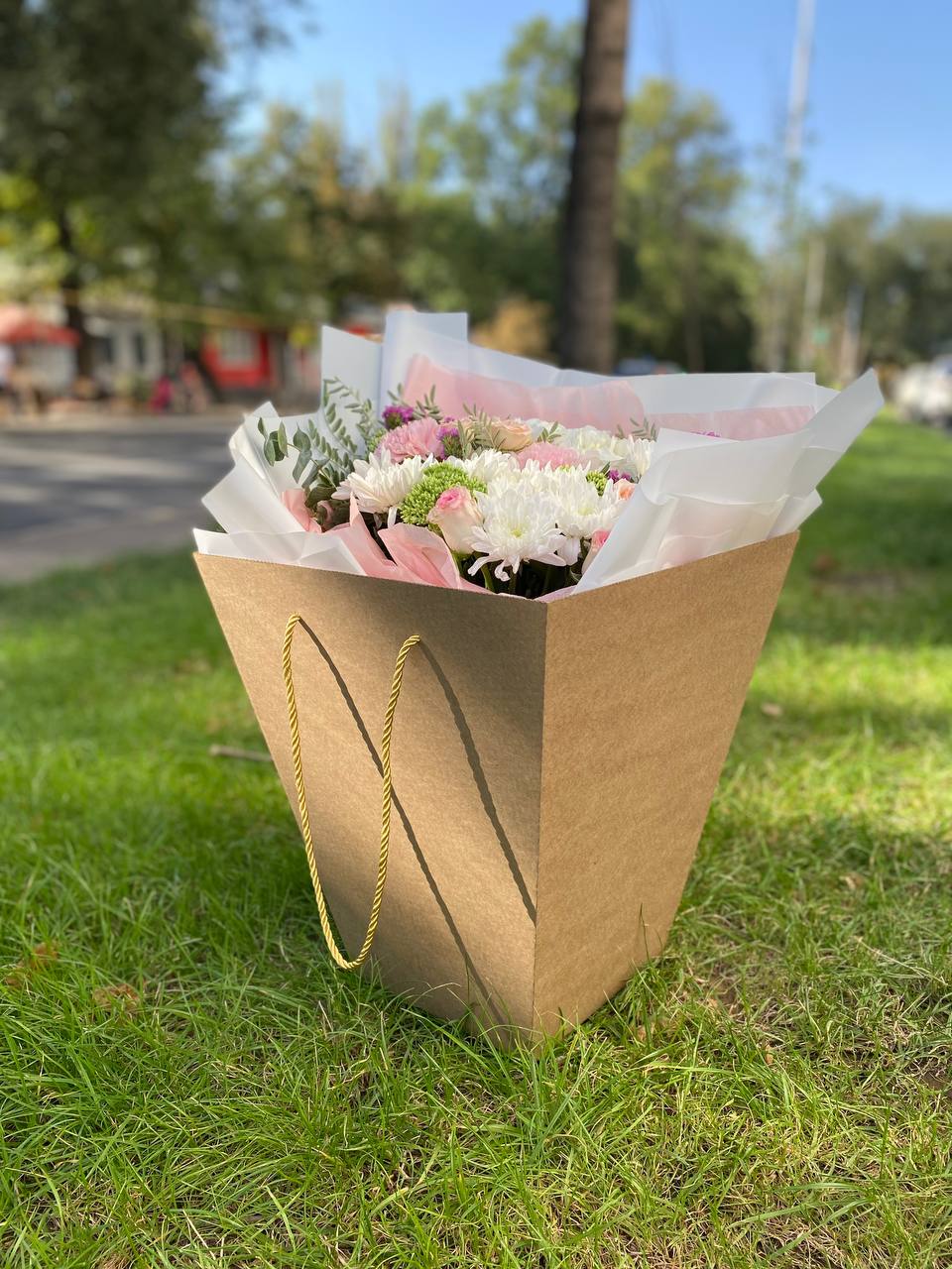 Корзинка переноска для цветов Алматы - Korobka.kz
